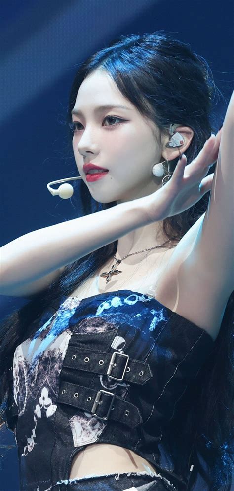 Pin Von 정성현 Auf 에스파 In 2024