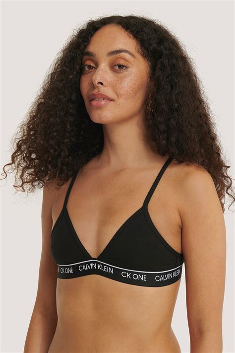 Unlined Triangle Bra Black Na