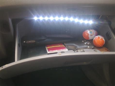 подсветка перчаточного ящика — Hyundai Accent (2G), 1,5 л, 2012 года ...