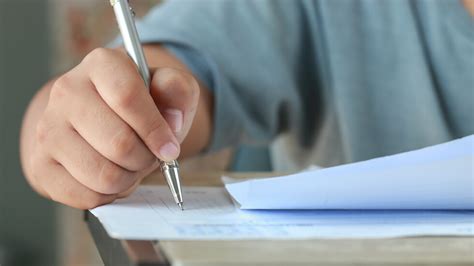 Четвъртокласниците се явяват на национално външно оценяване Nova