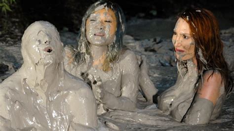 Three Girl Mud Bubble Fun Mud Puddle Visuals Clips4sale
