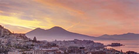 Napoli alla scoperta dei luoghi più suggestivi della città Napoli Turistica