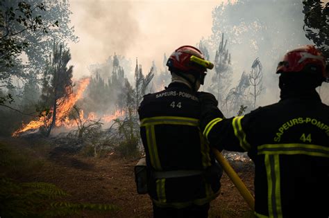 Los Dos Incendios Forestales Del Sur De Burdeos Ya Arrasaron Más De 20