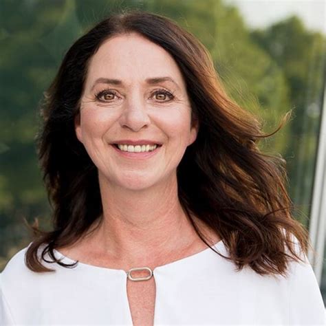 Barbara Ellinger Walter · Heroes For Heroes