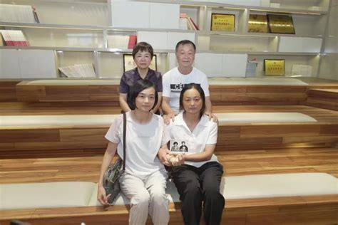双胞胎妹妹失踪36年后与家人团聚 姐姐人像信息成寻亲关键线索 当事人此前不知道自己身世 只怀疑过 腾讯新闻