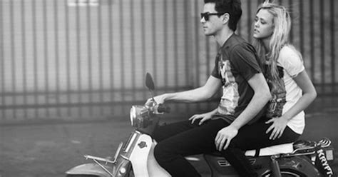 Những chàng trai đi xe số