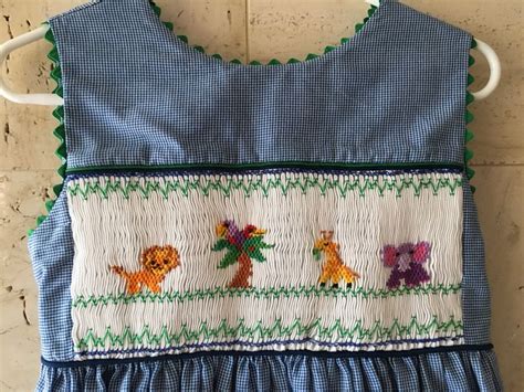 Pin By Camille Tarics On Smocking Projects Fashion Smocking Apron