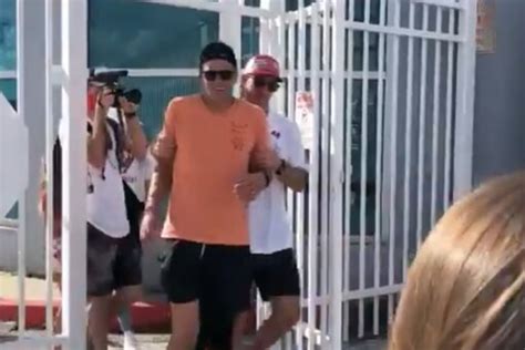 Drunk Tom Brady Could Barely Walk After A Boozy Super Bowl Parade