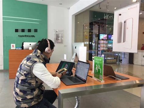 手機店更換iphone「原裝」電池業務火爆，碰瓷降頻門趁機賺錢 每日頭條
