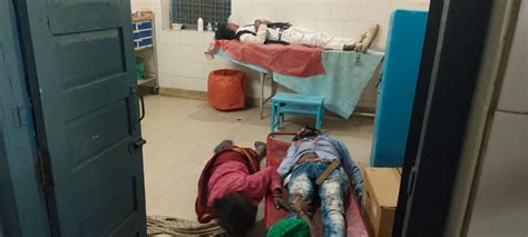 सड़क हादसा दो बाइकों में हुई टक्कर एक की मौके पर मौत दो युवक घायल