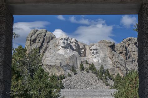 The Benefits Of Reach At Mount Rushmore Small Sensor Photography By Thomas Stirr