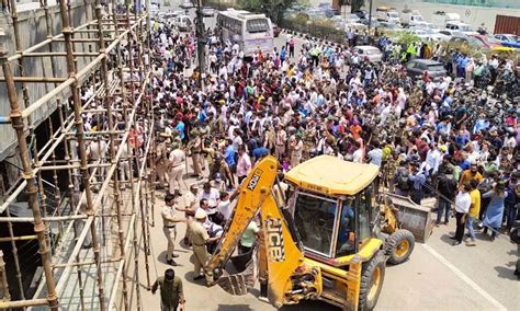 Demolition Drama In Delhis Shaheen Bagh