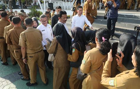Rudi Pimpin Apel Gabungan ASN Dan THL Pemko Pasca Lebaran Tingkat
