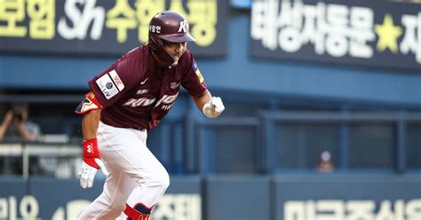 1회 6득점·이용규 5출루 키움 사사구 11개 두산에 Dh 1차전 승리