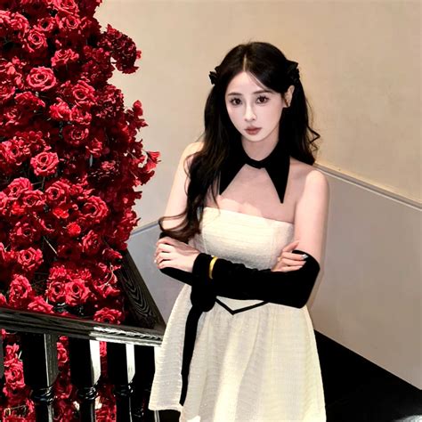 李佳欣第一天播视频直播间 在线视频娱乐交友 六间房直播