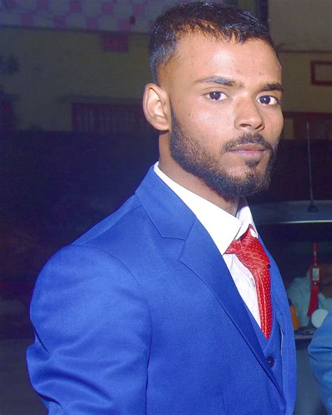 Rahul Kumar दाढ़ी ️ दोस्तों ने गर्लफ्रेंड रखी है और हमने