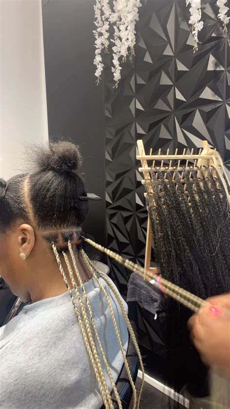 Pooka Knotless Braider Add That Little Color Thru Your Braids 😍