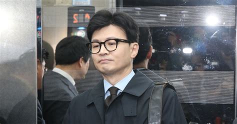 속보 한동훈 ‘김건희 명품백 수수 의혹에 “몰카 공작 법과 원칙 따라”