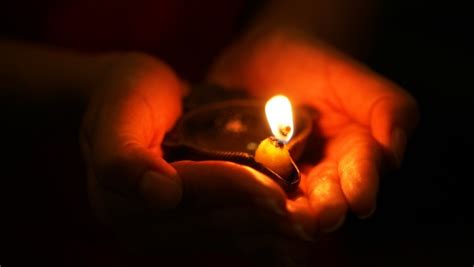 Vangelo 25 settembre La lampada si pone su un candelabro perché chi