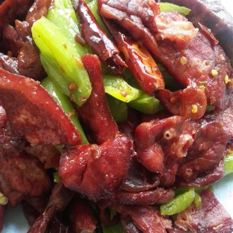 小炒腊猪肺 猪肺炒酸菜 炒猪肺 大山谷图库