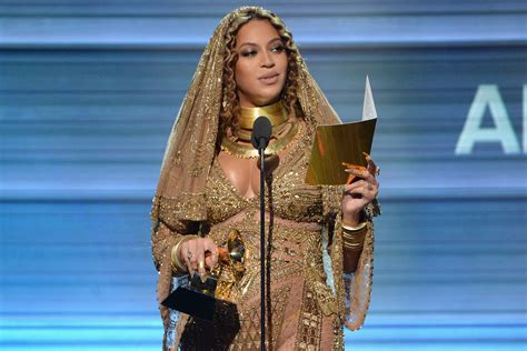 Beyoncé Accepts Grammys Award With Powerful Speech About Race And Beauty Glamour