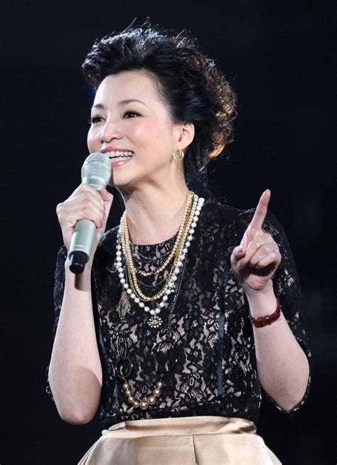 新任“央视一姐”接班人 力压董卿和李红 美得像“天仙”一样