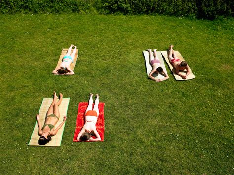 Police Issue Rules To Follow If Youre Sunbathing Naked In Your Garden
