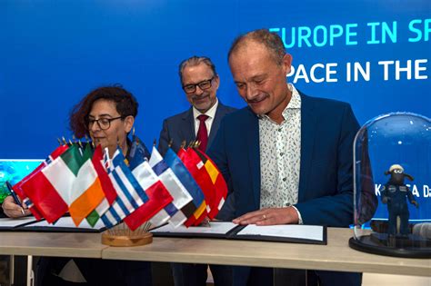 Esa Agreement With Gsma Accelerates Satcom Network Integration For Mobile Industry Esa Csc