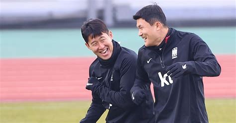 손흥민 영국 가디언이 뽑은 축구선수 랭킹 24위김민재는 37위