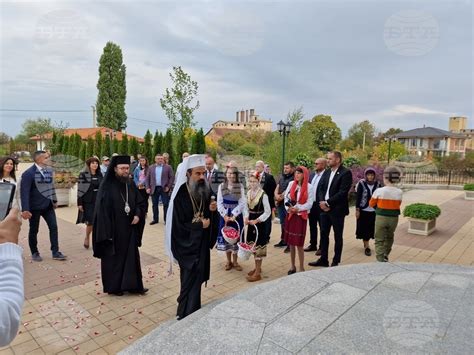 Патриарх Даниил отслужва света литургия в храм „Св равноап царе Константин и Елена“ в село