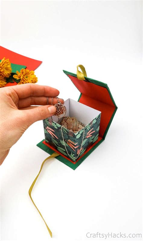 How To Make A Gift Box Step By Step Tutorial Craftsy Hacks