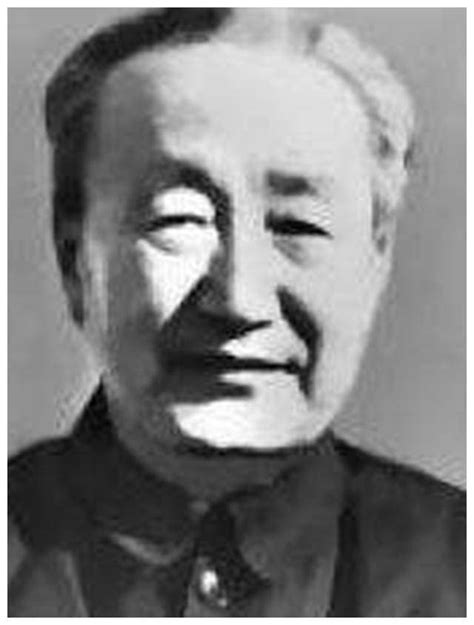 吉林省第一任省长，67岁被关押，74岁获释，晚年担任中顾委委员栗又文东北职务