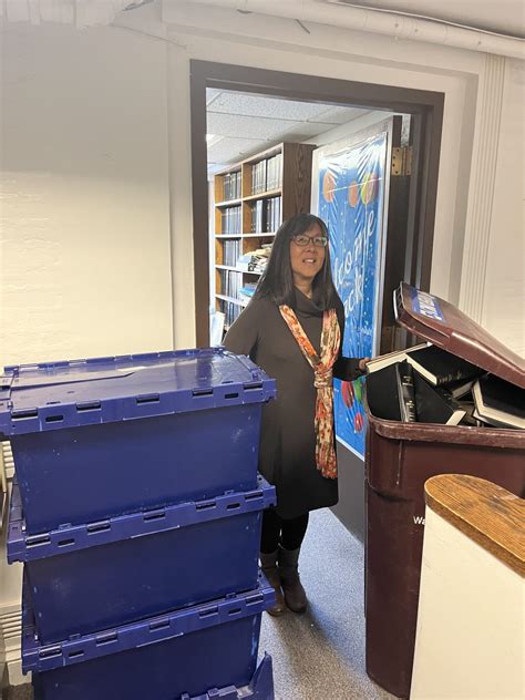 Wellesley Town Hall Packing Up The Swellesley Report