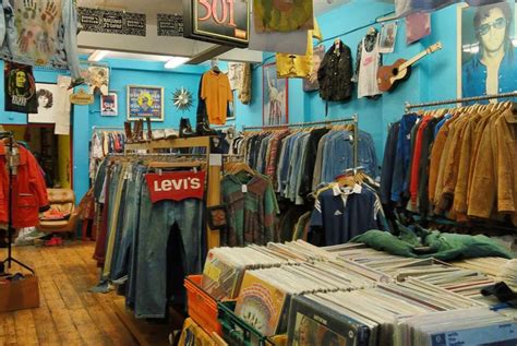 Ide Spesial Vintage Clothes Shop