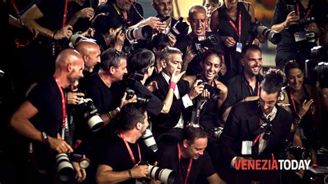 Pedro Almodóvar con The Room Next Door ha vinto il Festival di Venezia