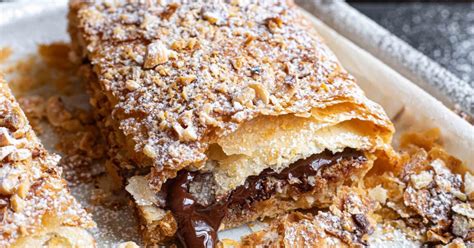 Hazelnut Chocolate Croissant Traybake Mob