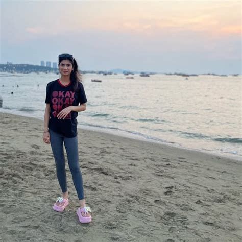 𝗦 Samiha Sm • Threads Say More