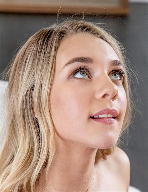 Gabbie Carter Rfamousfaces