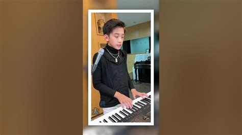修練愛情 那些你很冒險的夢 自彈自唱 ｜ 小男孩深情推送 【動態歌詞 Pinyin Lyrics】｜cover Justin 皓皓
