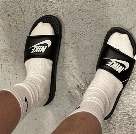 Jocksockz In White Nike Crew Socks And Nike Slides Male Feet Blog