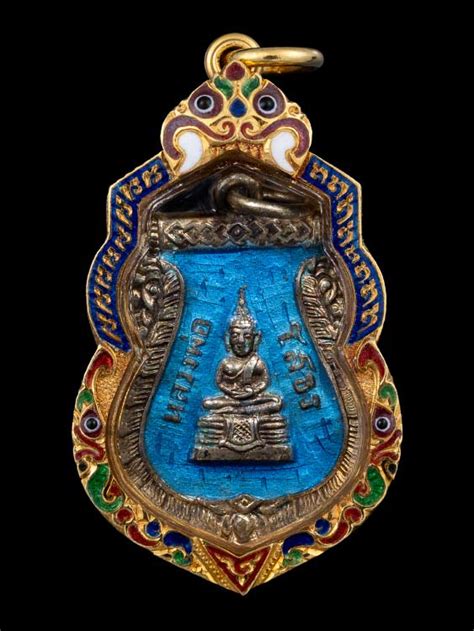 เหรียญเสมาหลวงพ่อโสธร เนื้อเงินกะไหล่ทองลงยาสีฟ้า นิยม ปี09 สวยเดิมมาก พร้อมเลี่ยมทองอย่างดี