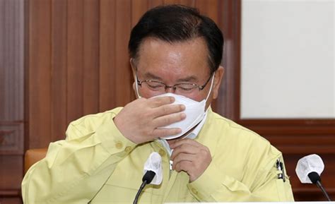 내일부터 60~64세 Az백신 접종 시작30세 미만 장병은 화이자