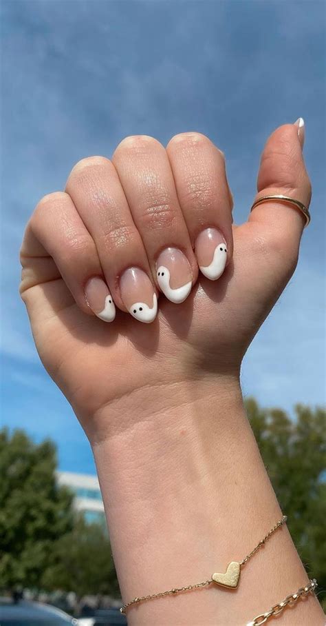 50 Cute Spooky Halloween Nail Ideas Cute Little Ghosts 1 Fab Mood