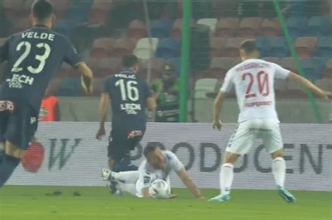 Ekstraklasa Piękny gol Mikaela Ishaka i zastanawiający karny na