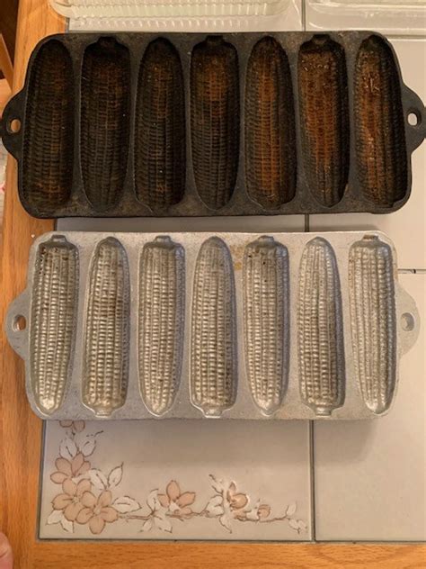 Great Finds Online Auctions Cornbread Pans