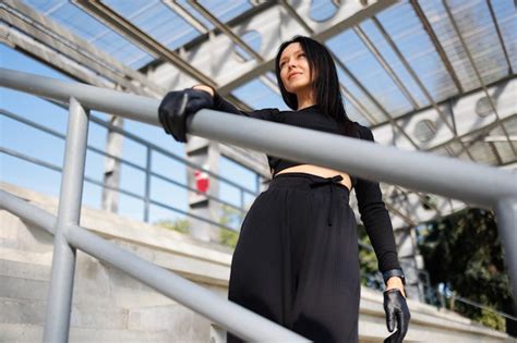 Premium Photo Elegant Rebel Brunette Beauty In Urban Style