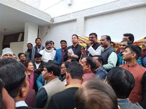 March On The Problems Of Old Pension अयोध्या में मांगों को लेकर