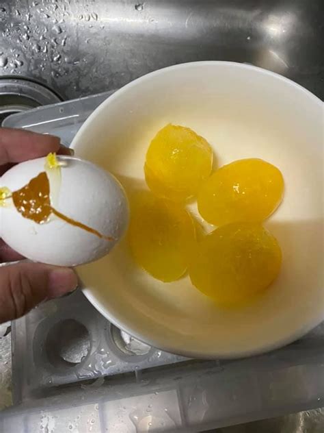 雞蛋放冰箱卻結凍！老饕眼睛全亮狂讚：蛋黃味更濃更好吃 新奇 Nownews今日新聞