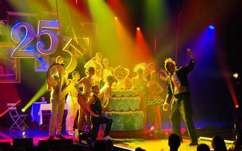 Düsseldorf 25 Jahre Apollo Roncalli Varieté Feiert Mit Top Artisten