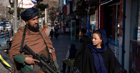 فایق زنان و دختران در افغانستان با آپارتاید جنسیتی مواجه اند